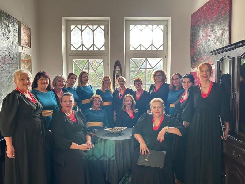 Ženska klapa "Viole" Drvenik i Ženski zbor Gradac održali koncert u ...