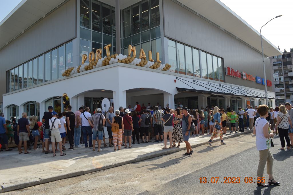 Port Mall je danas otvoren do 21 sat, Ribola do ponoći! - Klik Medija