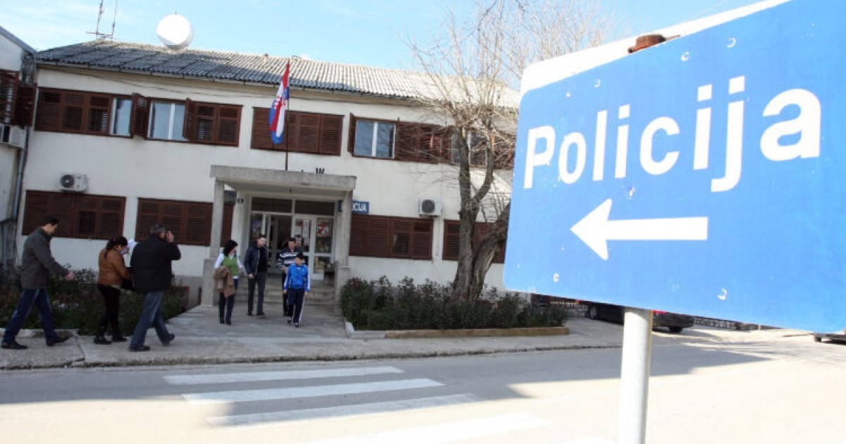 ODAVALI PODATKE Privedeni policajci iz Vrgorca dobili kaznenu prijavu i udaljeni su iz službe ...